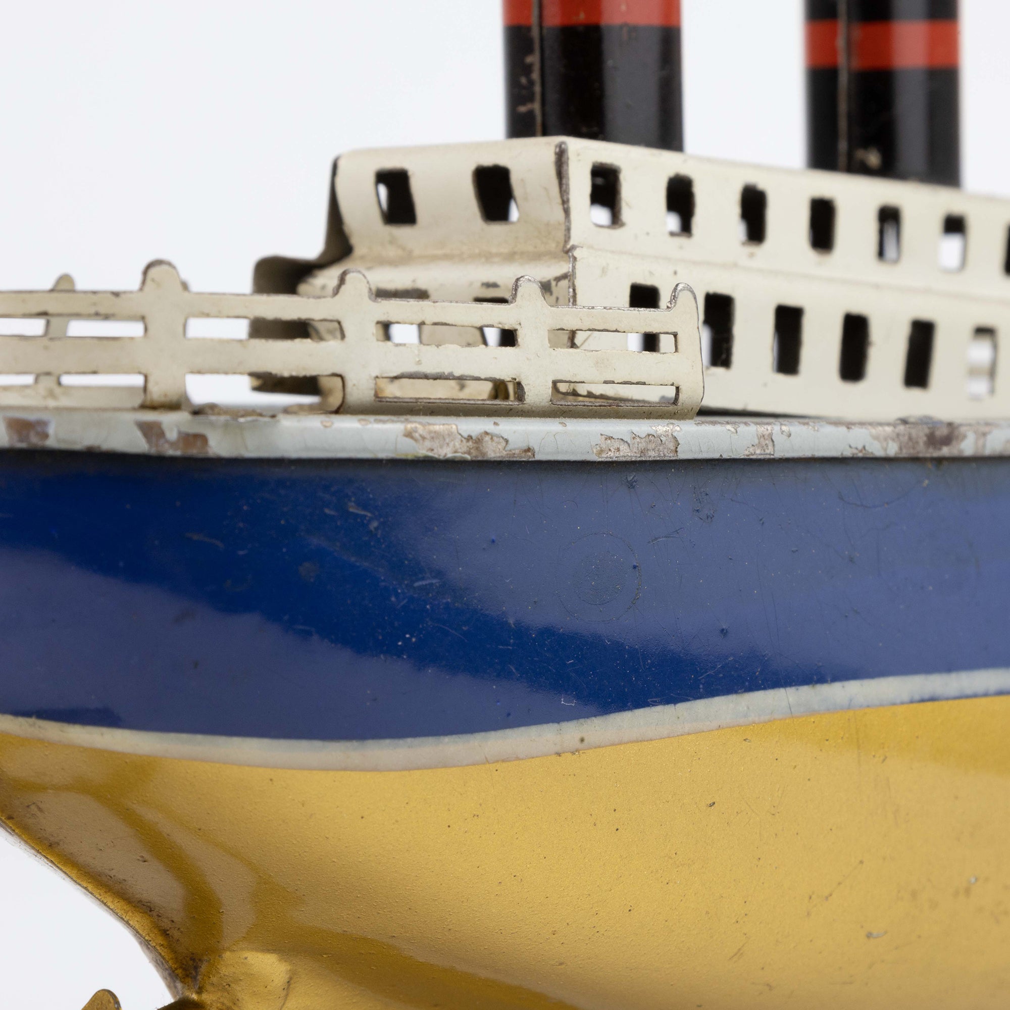 Vintage Toy Boat – PetitMusee